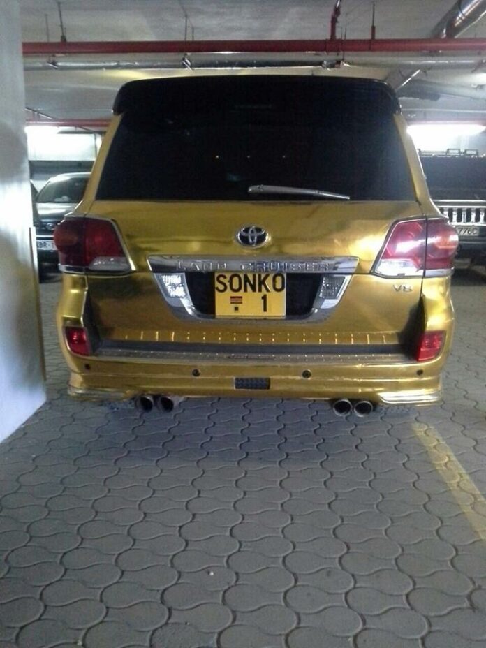 Prominent Kenyans with customized car number plates