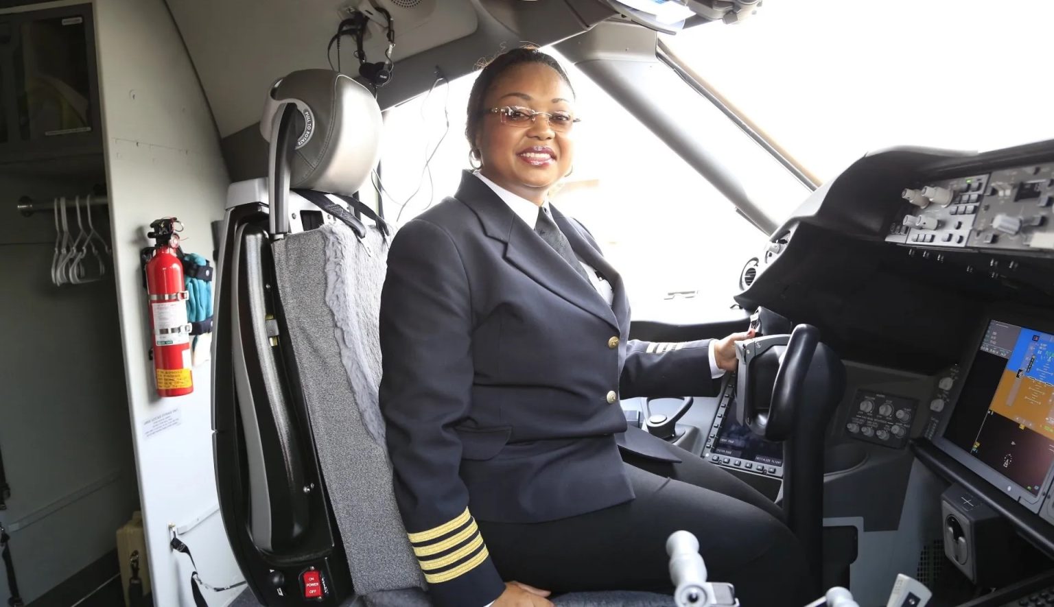 Trailblazer Captain Koki Mutungi flies inaugural KQ direct flight to ...